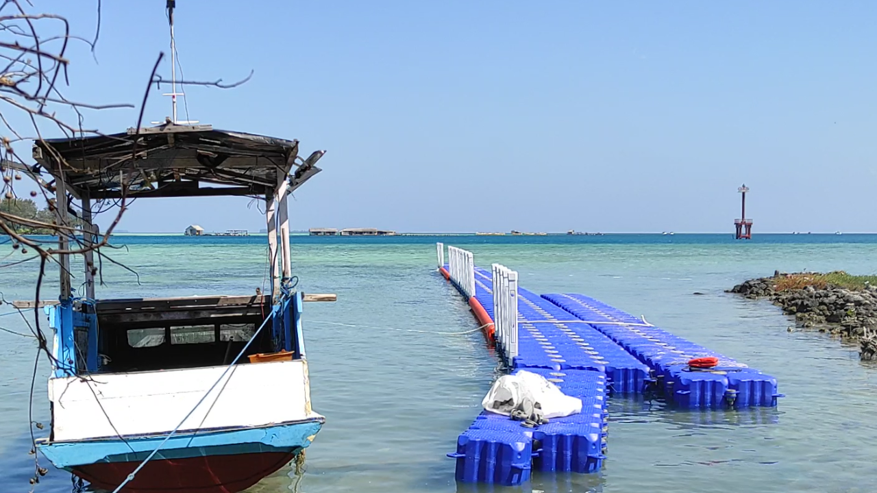 Apa Itu Kubus Apung? Solusi Dermaga Terapung yang Serbaguna